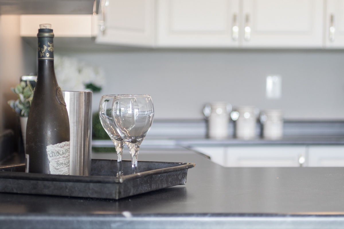 What Colour Splashback With Grey Kitchen 